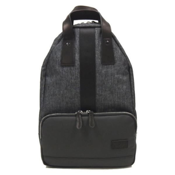 【特徴】マット仕上げのつや消しポリエステルとPUレザーのコンビ。ハンドルとファスナー引手には本革を使用しています。2WAYタイプのワンショルダーです。ショルダーベルトは取り外し・長さの調節が可能で、2本にするリュックサック、1本にするとボデ...