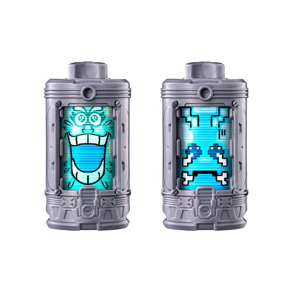 『超宇宙刑事ギャバン インフィニティ』にて登場する電池型アイテム「エモルギア」のセット第5弾です。スカットエモルギー・シンペーダーエモルギーは天面パーツを回転させることで絵柄が2種類にチェンジします。別売りのDXギャバリオントリガーに装着す...