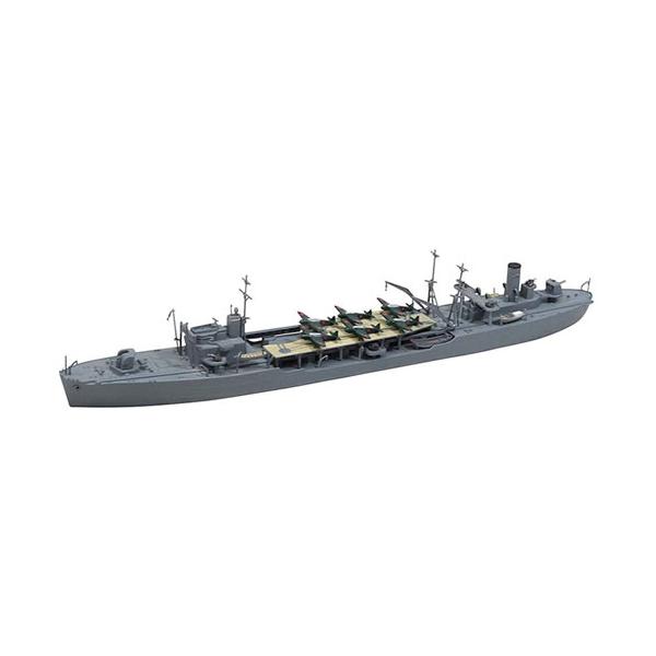 給油艦でありながら一式二号11型射出機を装備し十六試艦攻を運用可能な異色の艦がWLに登場船体は一体形成で側面モールドや舷窓を再現しており、特徴的な飛行甲板やカタパルト等も精巧な作りとなっています。また、本キットでは格納状態の十六試艦攻3機、...