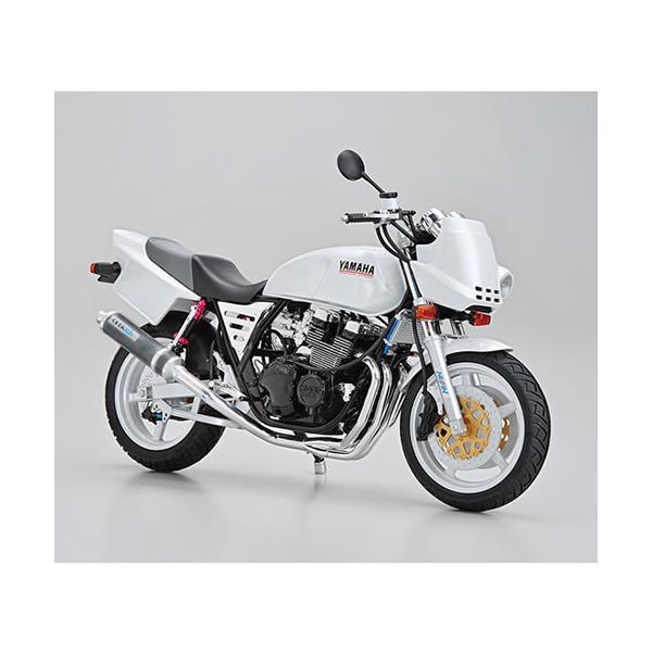 空冷最速の実証オーリンズのリアショックを採用した1994年モデルのXJR400S◆NK4仕様をイメージしたカウルなどのカスタムパーツが付属◆エンジンはフレームへビスで固定する実車さながらの組み立て方法を再現◆スロットルワイヤ、ブレーキホース...