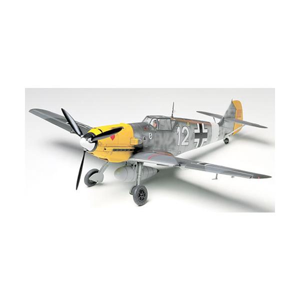 第二次大戦初期のドイツ空軍主力戦闘機、メッサーシュミットBf109E-4/7の1/48スケール、プラスチックモデル組み立てキットです。●直線的で精惇なスタイルを忠実にモデル化。●特徴的な角形断面のキャノピーは開閉を選べます。●E-7の燃料増...
