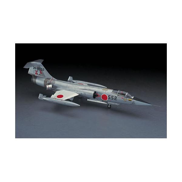 F-104シリーズ戦闘機は世界で初めてマッハ2の壁を破った迎撃戦闘機として知られています。【データ】乗員：1全長：16.69m、(除ピトー管)全高：4.1m全幅：6.68m (翼端燃料タンク無しの場合)翼面積：18.22m2、自重：8,38...