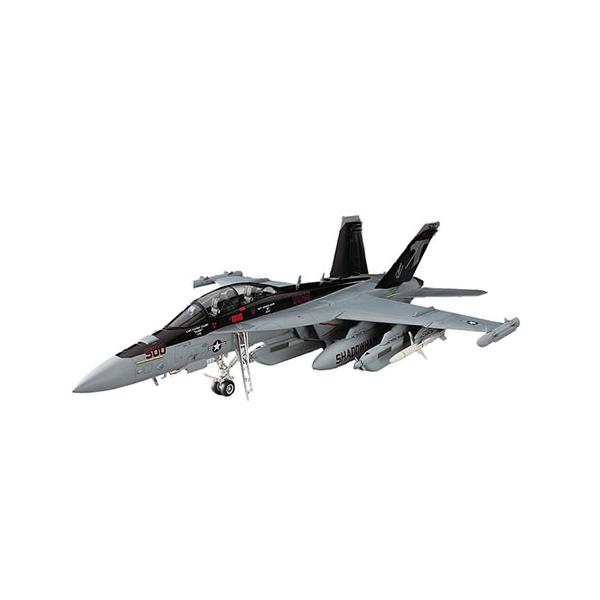 アメリカ海軍最強の電子戦機本機はプラウラーの後継機として開発された電子戦機です。F/A-18Fがベースとなっているため、攻撃能力も持ち合わせているのも特徴で、自己防衛用の空対空ミサイルや、対地攻撃用の対レーダーミサイル（HARMの発展型）が...