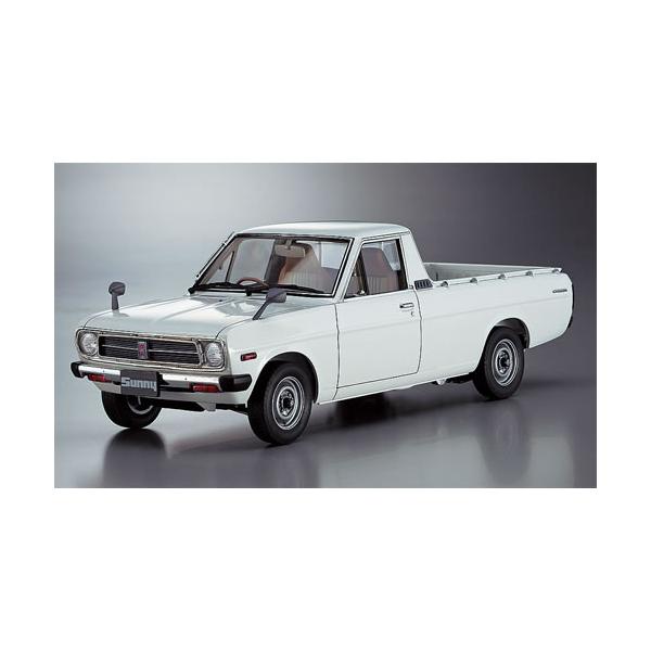 キットは2代目サニートラック ロングボデータイプの中期型（GB121）を再現。実車を細部まで取材し、外観のフォルムは勿論、インテリアまで当時の意匠を精密にパーツ化しています。全ての面に補強リブが設けられている荷台や、その周囲のロープフックも...