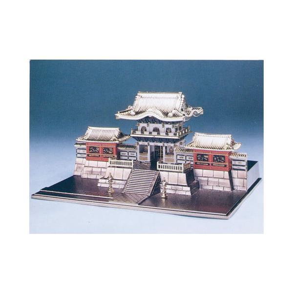 日本の伝統をプラモデル化したシリーズです。白壁や屋根など、土台部品にプラモデル塗料で彩色すれば更に日本の建築美が際立ちます。プラモデル作りのたのしさと日本の伝統美を味わえます。※ゴールドメッキバージョンでは、屋根部品と壁部品がゴールドメッキ...