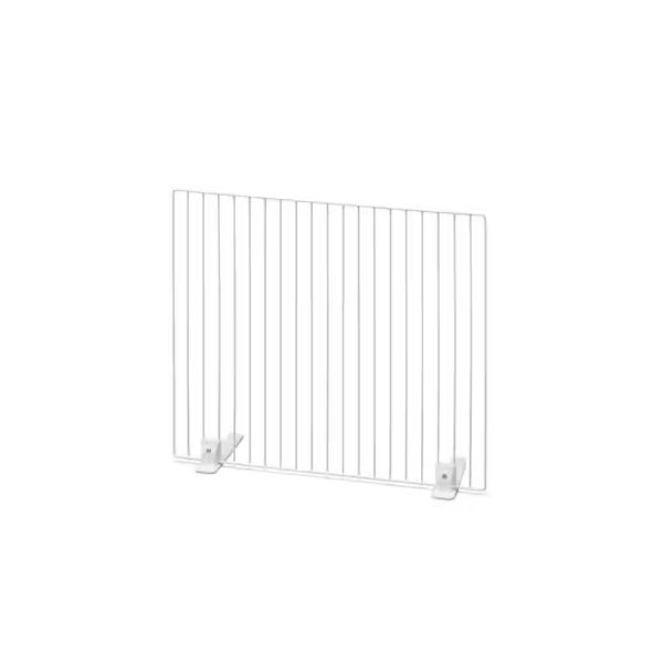 ペットに入って欲しくない場所の仕切りに最適なペットフェンスです。◆置くだけ簡単設置のシンプルフェンスわんちゃんにセーフティスペースを置くだけで簡単に設置できるので活動範囲にあわせて設置できます。入ると危険な場所・入られると困る場所からペット...