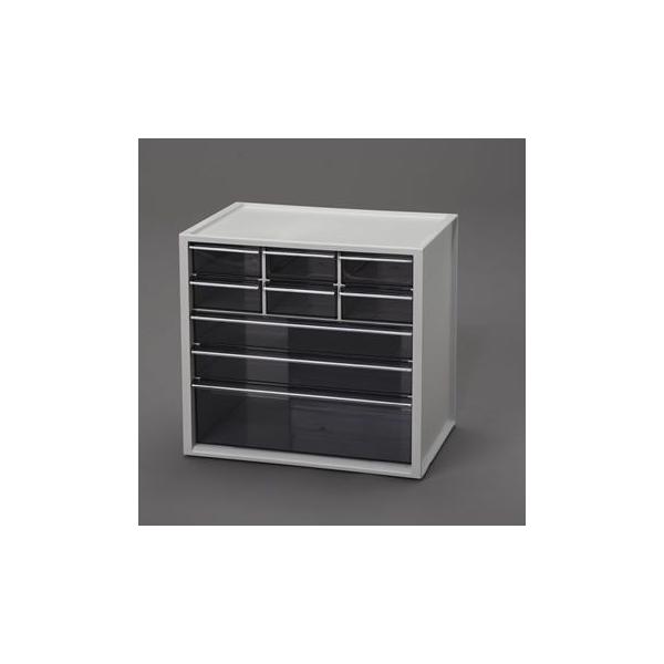 エコロジーカラーシリーズのキャビネットです。3タイプの引出しですっきりと小物を収納することができます。環境に優しいリサイクル品を使用しています。グリーン購入法適応商品です。引出しが飛び出しにくい、簡易ロック構造です。底面には、滑り止め用のゴ...