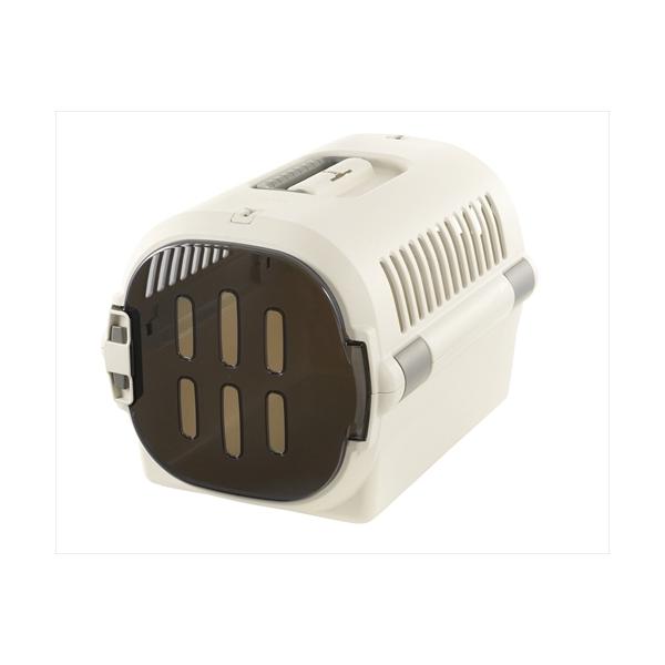 お外でキャリー、お家でハウス！スモークドアで落ち着ける空間に。ペットを守る丈夫なハードタイプのシングルドアキャリーです。・普段からハウスとして慣らしておくことで、来客時や災害時の移動にも安心です。・自動車のシートベルトで固定して、安全にドラ...