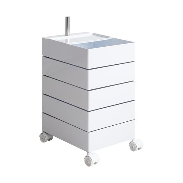 丸みのあるデザインが可愛い多段トローリーワゴン『Pluna（プルーナ）』。4輪キャスターでラクラク移動できます。棚はそれぞれ360度回転式で取り出しやすく、リビングや寝室、デスクなど色々なシーンでマルチにお使いいただけます。ベビー用品の収納...