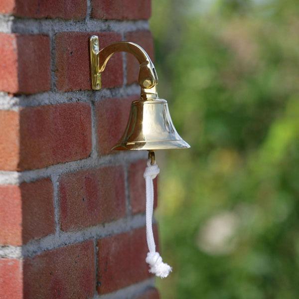 【サイズ】幅85×高さ126×奥行110mm【色・カラー】金色 ゴールド【材質・仕上げ】真鍮 磨き仕上げ（色調変化します）無垢材の真鍮素材を磨き仕上げにしました。表面処理はしておりません。真鍮のもっともオーソドックスな仕上げの方法で、時間の...