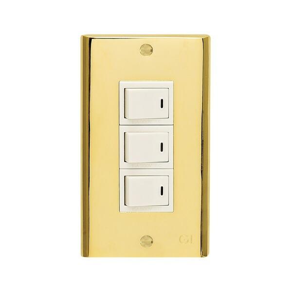 【サイズ】縦119×横69×厚さ6mm【材質・仕上げ】真鍮 金色 / 真鍮PVD仕上げ無垢材の真鍮素材に磨き仕上げを行い、下地にクロームメッキ、また仕上げにジルコニウムイオンをコーティングしてあります。キズに強い仕上げです。お手入れは乾拭き...