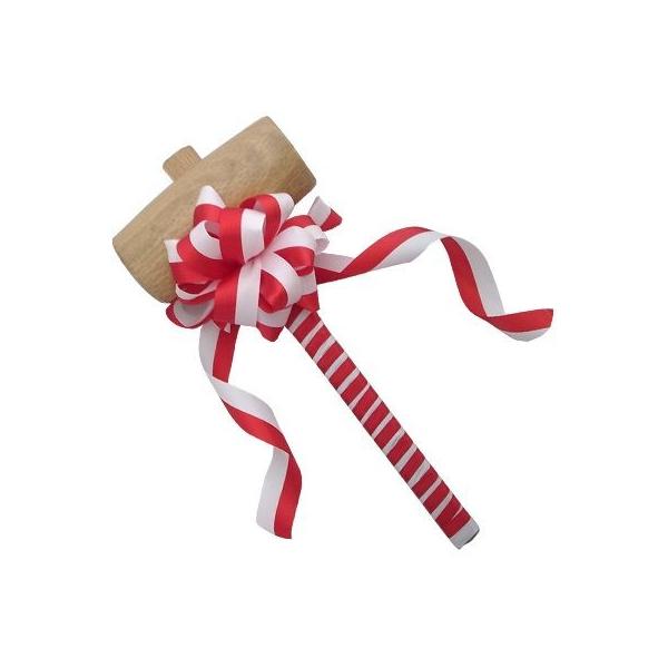 2泊3日レンタルとなります。こちらの木槌は主にウエディングなどお二人様で一緒にお持ちになって鏡開きなさるための物です。それ以外でご使用の場合、木槌（小）をお求めくださいますようお願いいたします。なおレンタル品の場合、リボンはお花型ではなく蝶...