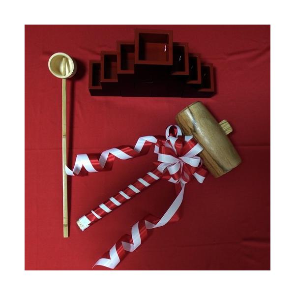 2泊3日レンタルとなります。鏡開き用の樽酒のオプションとしていかがでしょうか？樽酒とは別で配送いたします。こちらの木槌は主にウエディングなどお二人様で一緒にお持ちになって鏡開きなさるための物です。あるいは４斗樽の場合もこちらの木槌の方が迫力...