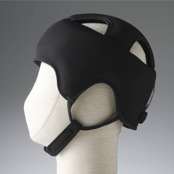 【発売日：2023年12月29日】ベーシックなヘッドギア型頭を全体的に守ります。後ろのベルトでサイズ調節が可能です。※取り外し可能なあごひも（2本）付き○重傷リスク低減率（最大値）：45％○お手入れ方法：手洗い可、漂白剤・乾燥機不可材質・原...