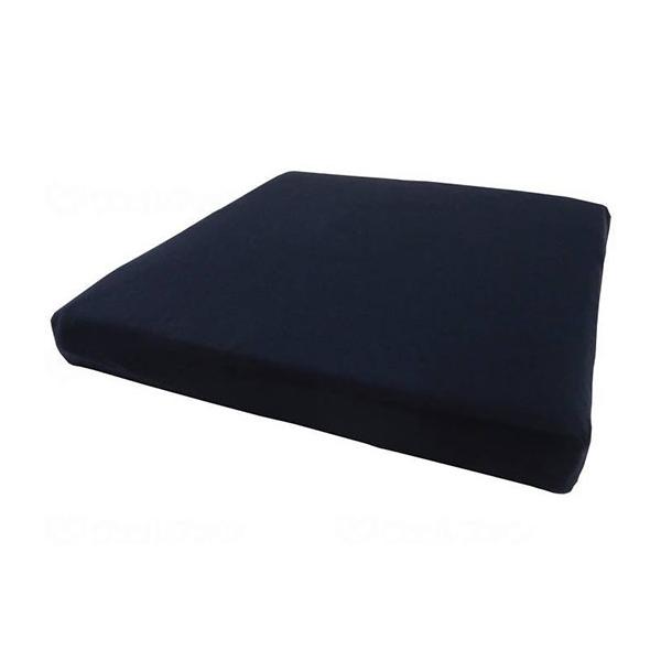 表地は撥水、裏地は防水仕様になっており、汚れの浸透を抑えることができます。※クッションは別売です。素材○表地：ポリエステル○裏地ポリウレタンフィルム規格詳細推奨クッションサイズ：1辺38〜40cm、厚さ10cmまで