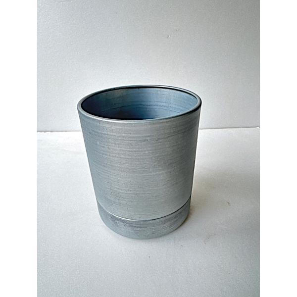 ブリキ製の軽量の鉢直接植え込むことも出来ますが、カバー鉢としてお使いいただくことがおすすめ！別売り　シダ　ツデーとの相性はバッチリ日陰のインテリアにいかがでしょうか？直径10cm　高さ12cm　受皿付