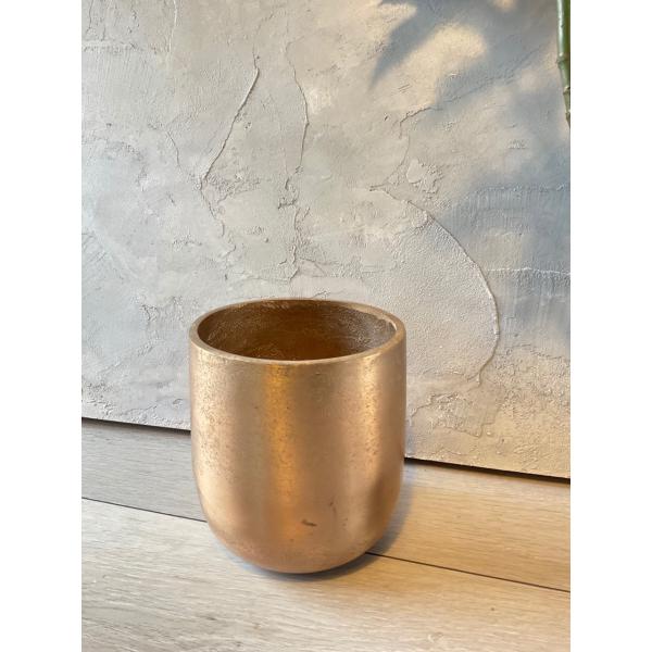 インド製の美しいマットなゴールド陶器鉢カバーオランダでは、陶器カバーが主流ですサイズ　直径14cm　高さ16cm※画像の日陰で栽培可能なマランタとの葉色の相性もバッチリです