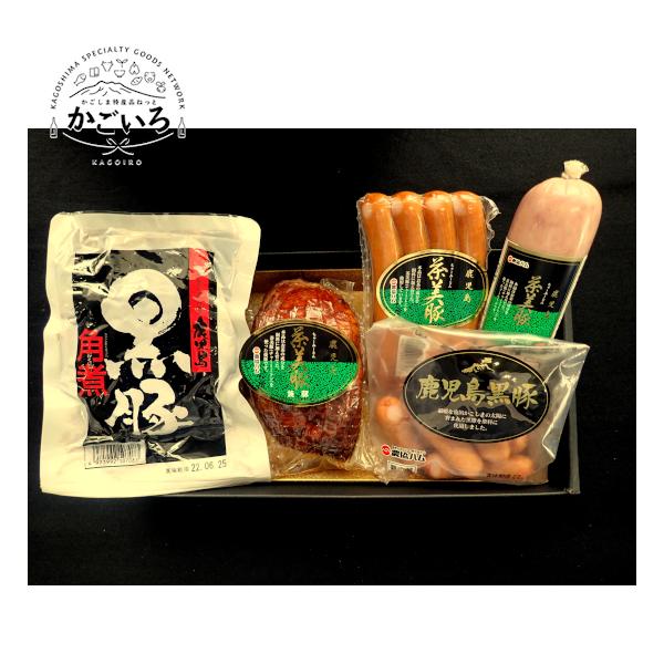 鹿児島県産黒豚肉を使用し、歯ごたえとジューシーな味わいが特徴のウインナーと、加工黒糖と焼酎、本醸造醤油で味付されたタレと合わせた角煮。鹿児島県産茶美豚を醤油ベースでタレに漬込み焼き上げた焼豚に、スモークを効かせたウインナーと、しっとりとした...