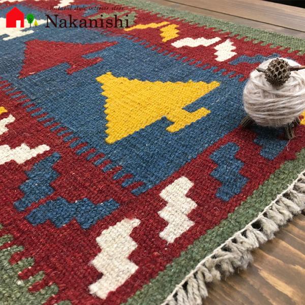 使い方色々、ミニサイズのキリムです。ランチョンマット・シートクッション・ドイリー（テーブルマット）等として使用できます。サイズ： 各サイズ色々厚　み： 約0.5cm素　材： ウール100％品　番： -備　考： 定形外郵便又はレターパックでお...