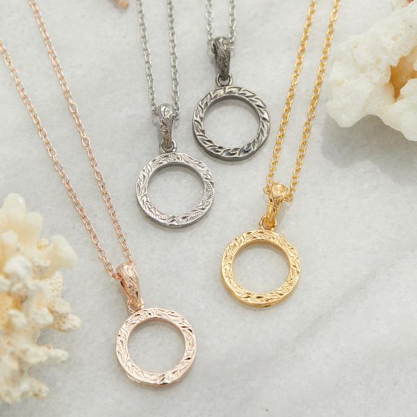 メガネホルダー 眼鏡ホルダー スクロール 波 お肌に優しい 金属アレルギー対応 お揃い ペアにも 誕生日 記念日 プレゼント ギフト グラスホルダー ネックレス ペンダント レディース メンズ サージカルステンレス316L製 ハワイアンジュ...