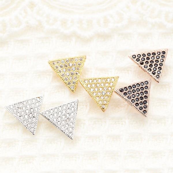 素材シルバー925（プラチナロジウム/ゴールド/ピンクゴールドコーティング）キュービックジルコニアサイズトライアングル 縦約9mm×横約10mmポスト長さ/太さ 約11mm/0.7mmトライアングル型のモチーフにキュービックジルコニアをパヴ...