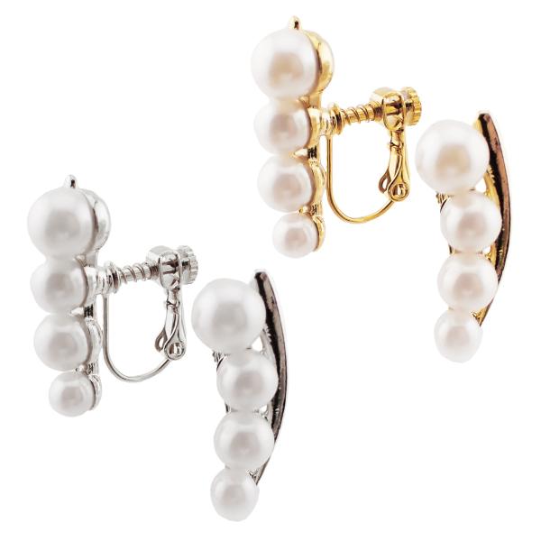 素材真鍮製フェイクパールサイズ縦：約20.0mm横：約7.5mm厚み：約6.0mm    パールを縦につなげた華やかさが上品なイヤリング。絶妙にカーブしたラインがポイントです。上品なパールの光沢にエッジをきかせたデザイン。コーディネートのア...