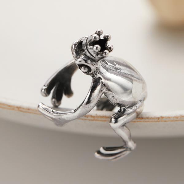 イヤーカフ レディース メンズ シルバー925製 片耳用 1個売り 蛙 カエル 動物 アニマル 爬虫類 揺れる お肌に優しい 金属アレルギー対応 ユニーク 個性的 オシャレ かわいい 誕生日 記念日 プレゼント ギフト素材シルバー925製サ...