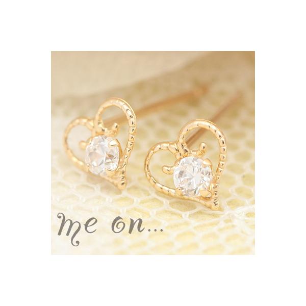 素材:K10ピンクゴールド・K10イエローゴールドキュービックジルコニアサイズ:全長:5mm×4mmキュービックジルコニア:直径1.5mmポストの長さ:約9mmポストの太さ:約0.6mm円を描くハートのフレームが一粒石の輝きを包むデザインの...