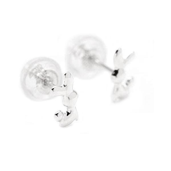 meon ピアス 女性用 両耳分 1ペア素材:K10ホワイトゴールド、シリコンキャッチサイズ:6mm x 3mmポスト部分長さ9mm、ポストの太さ約0.6mm小さなウサギモチーフのピアス少し耳が大きくてとっても愛らしいうさぎさんです小粒でさ...