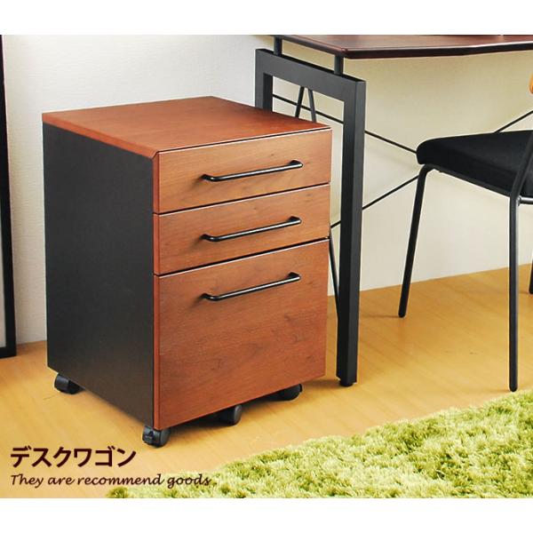 ■サイズ：幅400×奥行400×高さ580mm■材質：天板：ウォールナット突板／ラッカー塗装■脚部：　■組立区分：組立なし■お届け：通常8〜10日営業日で発送となります■備考：