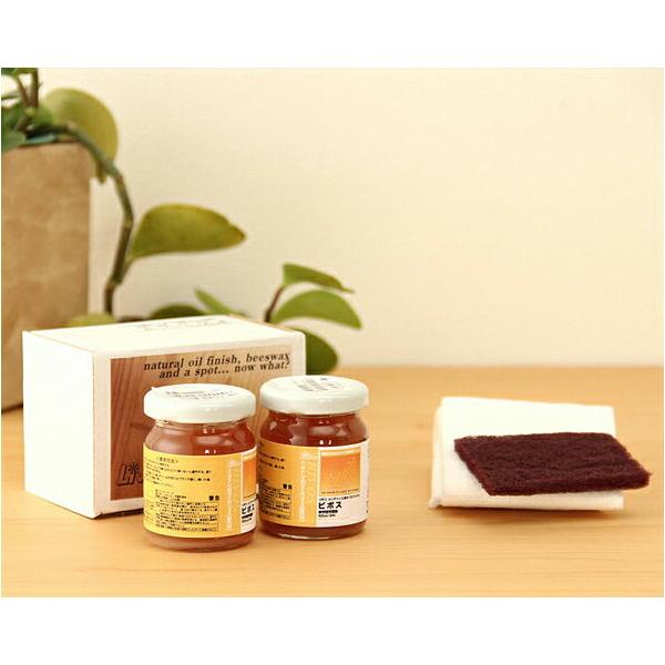 自然オイル仕上げの塗装に使われているのは、リボス社（ドイツ）の天然自然オイルです。気の良さを生かした塗装で、1〜2年に1度、このオイルでお手入れいただければ、オイルフィニッシュ家具の素晴らしい風合いをよみがえらせ、長年にわたりお楽しみいただ...