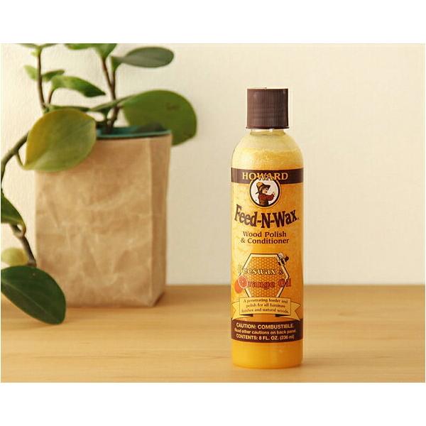 木部塗装の保護・艶出しに最適です。乾燥によるひび割れにも効果があります。フィーデンワックスは月に1回程度または、塗装が色あせたり、乾いて見える時にはいつでもお使いください。無塗料の木に塗ると、木を乾燥から守るために天然のオイルを導くのを手伝...