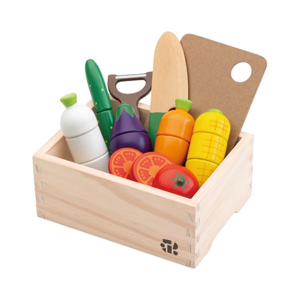 お子さまの手になじむ大きさと、本物のような切り口のデザインが人気の木製おままごとセット。カラフルな野菜を詰め合わせました。お片づけに便利な専用木箱入り。【rxmas5001-8000】 【xmas5001-8000】 【p5-preset】...