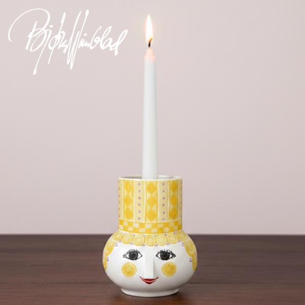 北欧の巨匠ビヨン・ヴィンブラッドが描く幻想的な女性を再現した女性を再現したオルガ キャンドルホルダー。鮮やかなイエローとラベンダーの模様が特徴で、ティーライトキャンドルやテーパーキャンドルの両方に対応しています。高さ9cmのコンパクトなサイ...