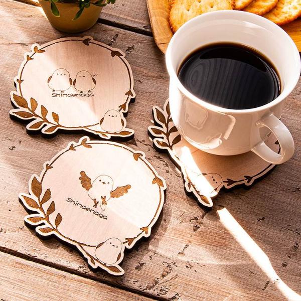 この商品のスペック商品番号  00-a00108  寸法  外寸 ：幅 8.8cm×9.2cm  素材  国産MDF/強化紙貼り  特徴こちらは、おしゃれで可愛い木製のコースターセットです。北欧のデザインを取り入れ、木目調の強化紙が美しいア...