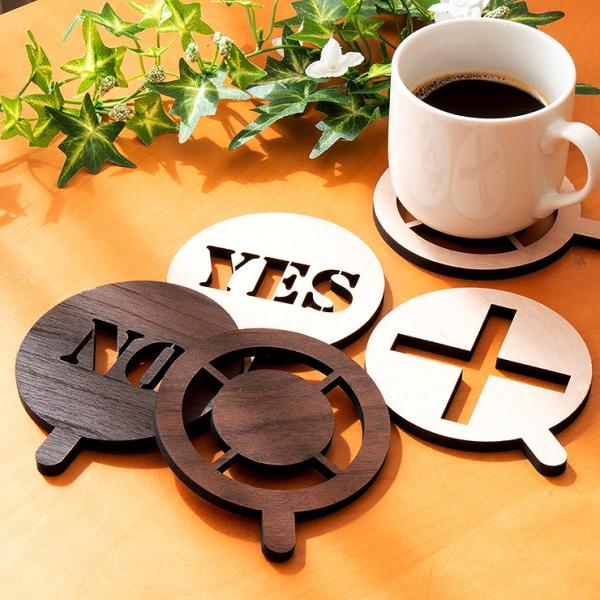 この商品のスペック商品番号  00-a00143  寸法 幅：約9cm×10.8cm  素材  国産MDF/強化紙貼り  特徴 こちらは、おしゃれで可愛い木製のコースターセットです。北欧のデザインを取り入れ、木目調の強化紙が美しいアクセント...