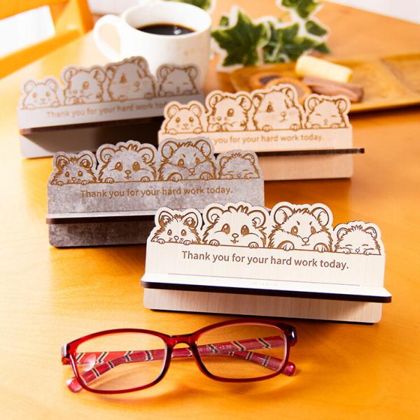 商品番号00-a00160寸法外寸板: 幅 150mm×奥行68mm×高さ72mm素材特徴おしゃれでかわいらしいなデザインが特徴で、高級感も漂います。木製の素材を使用しており、その温かみと自然な風合いが魅力です。また、横置き型のデザインなの...