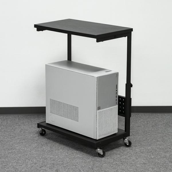 デスクの上が資料やPCで溢れていませんか？ 6段階の昇降機能を備えたこのワゴンなら、デスク下の隙間を活かして作業スペースを劇的に広げられます。理想の高さが見つかる6段階昇降。50〜70cmの間で細かく調整でき、デスクとフラットに並べて拡張テ...