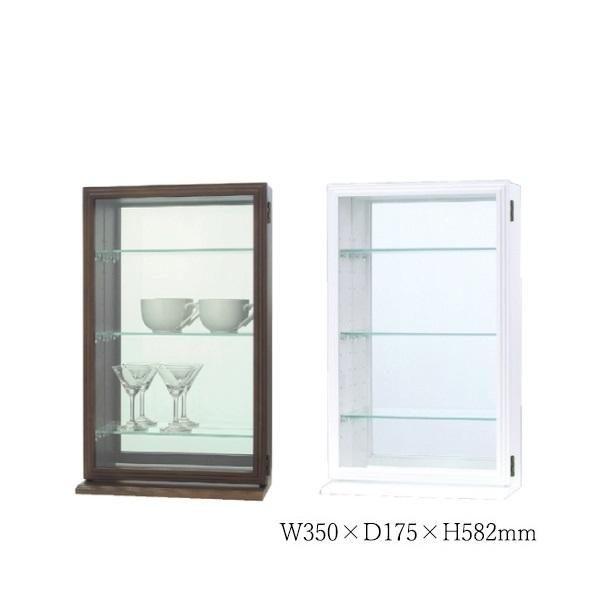 ガラスケース、キャビネット、コレクションケースベーシックスタイルにシャープなフレームデザイン卓上型のケースです。浅めの奥行きなので、圧迫感を感じません出し入れもしやすく、グラスや香水など普段使いの収納にもおススメ背面はミラー仕様で、奥行きが...