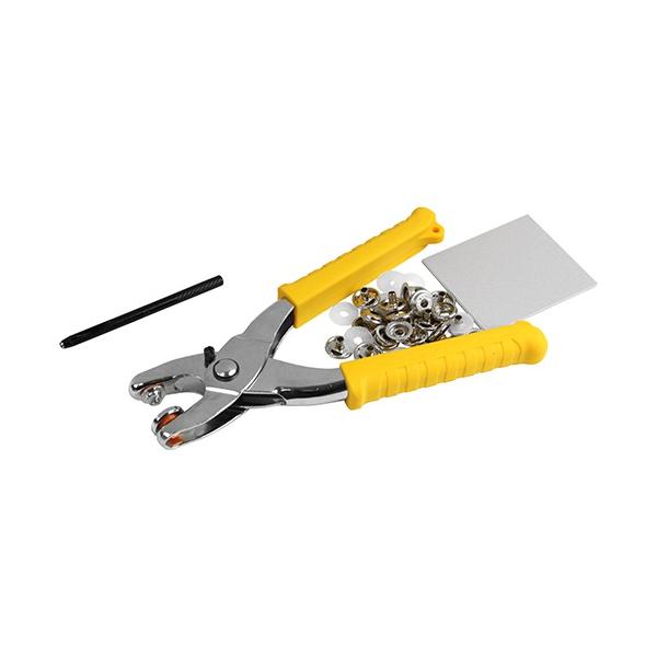 簡単でお手軽、スナップファスナーの取付け作業に便利なセットです。【用途】ゴルフバッグ、ブルゾン等のスナップファスナーの取付、補修。【機能】・プライヤーを握るだけで手軽にスナップファスナーを取付けることができます。・生地の端から最大20mmの...