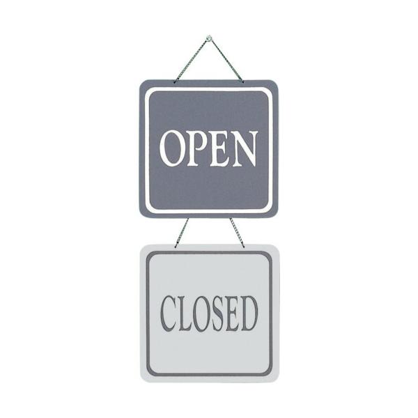 【特長】●部屋名・用途等を表示します。【用途】●店舗の看板、入口のサイン表示として。【仕様】●表示内容：OPEN/CLOSED●縦(mm)：200●横(mm)：200●厚さ(mm)：3●色：グレー●タイプ：鎖付【材質／仕上】●アクリル