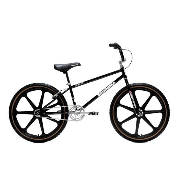 Nova 24 1st Lot は4130Cr-Mo採用のオールドスクールBMXです。24インチモデルは20インチモデルと比べて車輪径が大きく、マイルドなハンドリングや、直進安定性に優れており、シティクルーズに最適なサイズです。Nova 2...