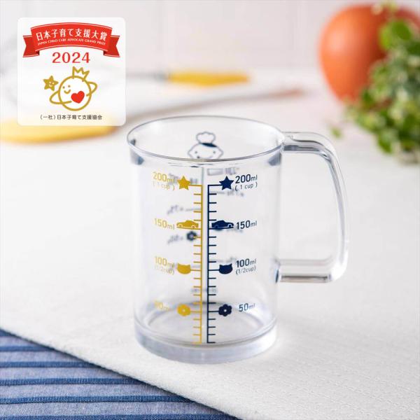 お子様も調理のお手伝いが楽しくなる、リトルシェフクラブシリーズの計量カップです。しっかり握れる大きめのハンドル付き。こどもにも分かりやすいよう目盛りごとにモチーフ付きで親も指示がしやすい。 【 爆買 】