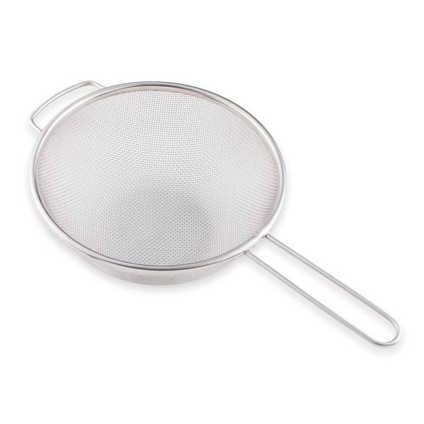 多量の粉もふるいやすいストレーナータイプの粉ふるい 18cm・製菓はもちろん、料理にも大活躍。・出汁やスープこし、ゆで野菜・麺の湯切りなどにも使用できます。・フック付きでボウルにかけて使用も可能。・ステンレス製でサビにくく、シンプルな構造な...