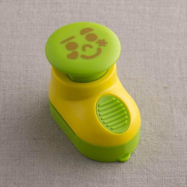 親子で楽しく、コミュニケーション・クッキング!!子供にもできることから手伝わせたい。料理を通じて心豊かに育ってほしい・・・。chuboos!は、そんな想いをかなえるキッチンツールです。焼きのりをはさんでワンプッシュするだけで、おにぎりをデコ...