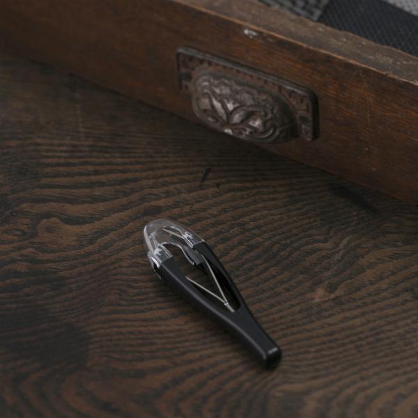 毛をつまんで押すだけで、簡単に毛が抜けます。先平タイプ、キャップ付きです。 ポイント利用 【 爆買 】