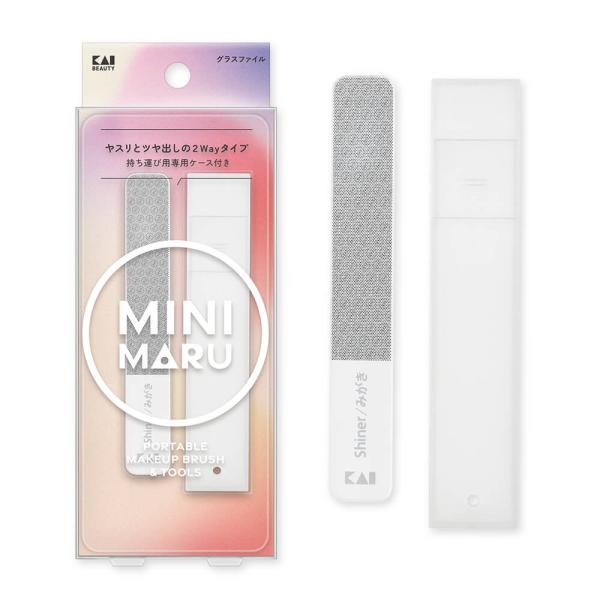 ミニサイズで統一したメイクシリーズMINI MARU・ヤスリとツヤ出しの２Wayで使用できるグラスファイル。・ツメが裂けたり割れたりしにくく、なめらかに仕上がる。・ツメの表面を磨くことによってツヤのある、ピカピカのツメになる。 ・持ち運びに...