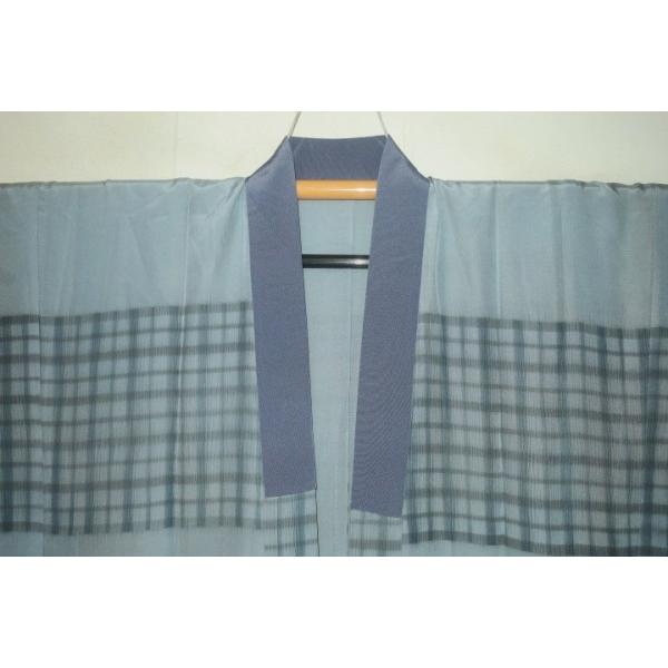 　こちらのお品は、本絹羽二重の長襦袢です。状態は中古ですが未着用で綺麗です。襟は藤紫色。★商品説明 肩着丈１３８ｃｍ、裄７０ｃｍ、前幅３４ｃｍ（衽＋前幅部）、後幅３１ｃｍ。