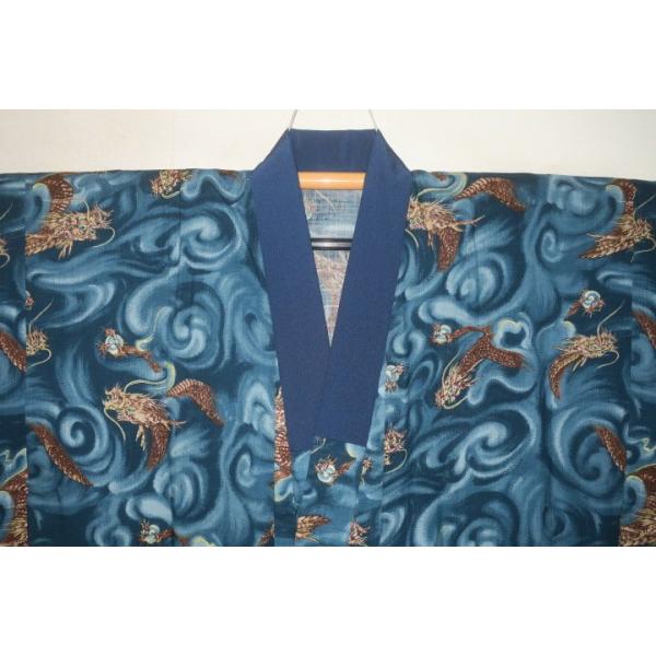 　こちらのお品は、モスリン単衣の長襦袢です。総柄の一般的な長襦袢です。状態は中古ですが未着用でかなり綺麗です。柄が良いので出しました。超特大サイズ。★商品説明 肩着丈１５２ｃｍ、裄７５ｃｍ、前幅４０ｃｍ、後ろは通し幅７６ｃｍ。身幅は４Lくらい。