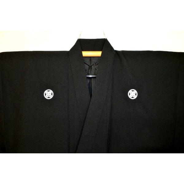 　皆中から「洗える黒紋付ライト」の後継品で、ワンランク上のスタンダードの生地を使った羽織です。LLサイズのみの限定生産した商品です。この商品は羽織のみです。　洗える黒紋付のリクエストを多数頂き、仕立てた洗える黒紋付です。　皆中紋付は紋が入っ...